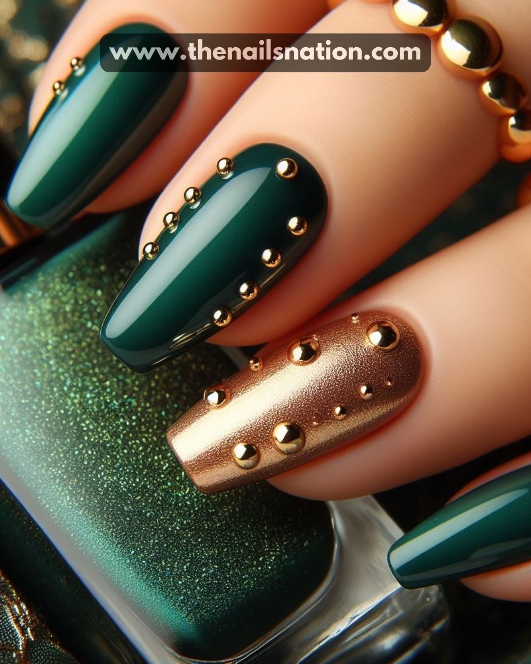 8 Luxurious Green and Gold Nail Designs - The Nails Nation